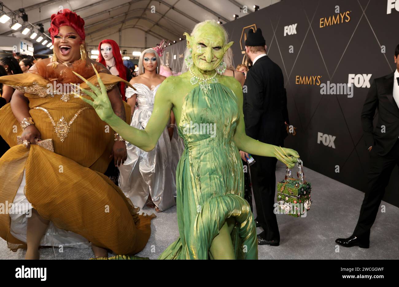 Drag Artists Princess Poppy From Rupauls Grag Race Walks The Red