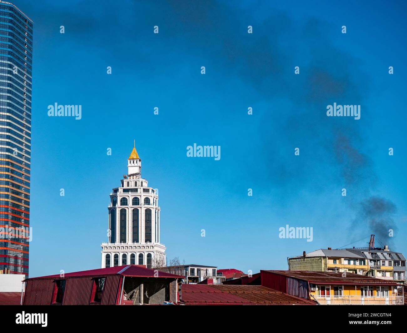Burning house from fire hi-res stock photography and images - Alamy