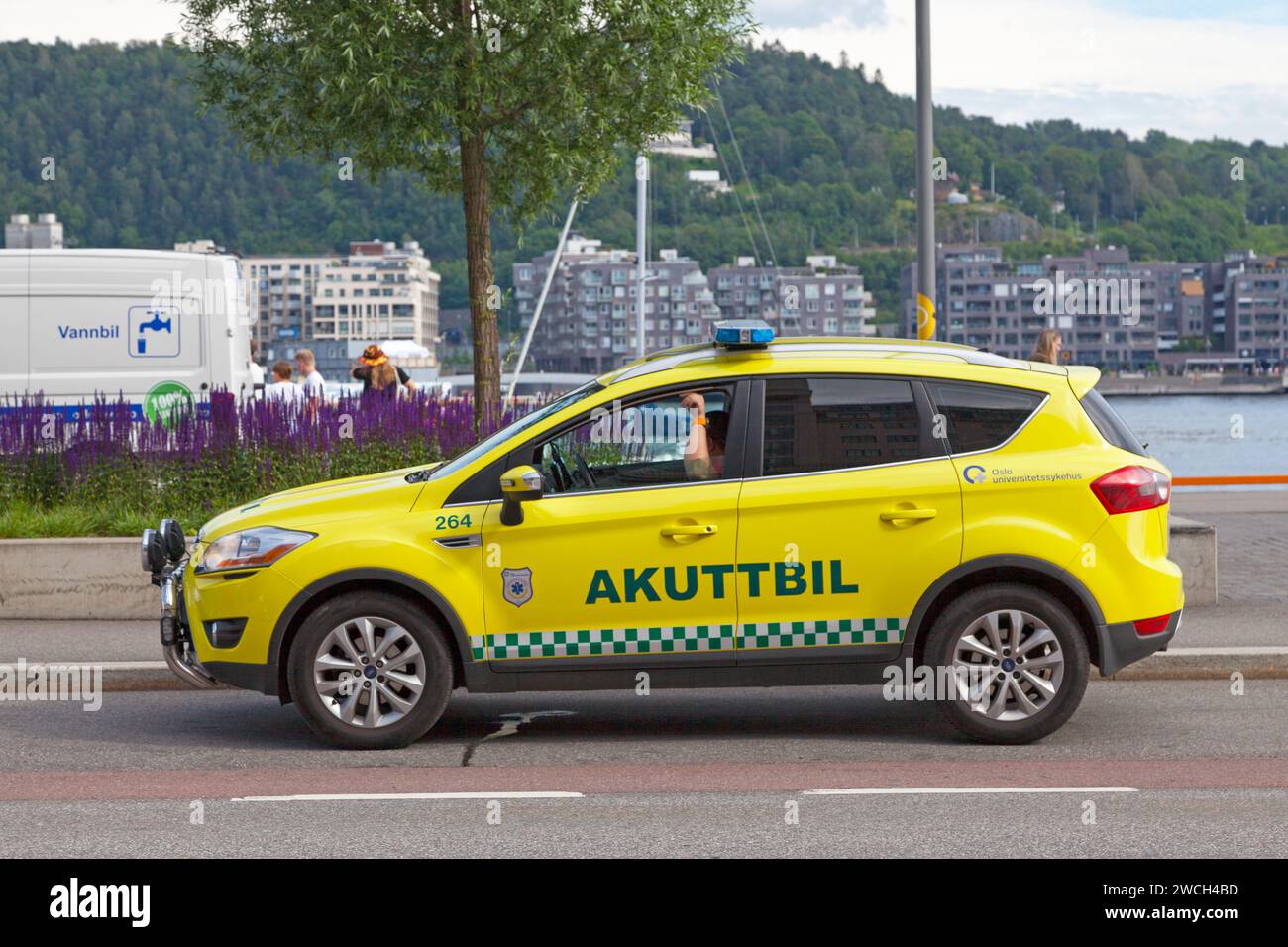 Non transporting ems vehicle hi-res stock photography and images - Alamy