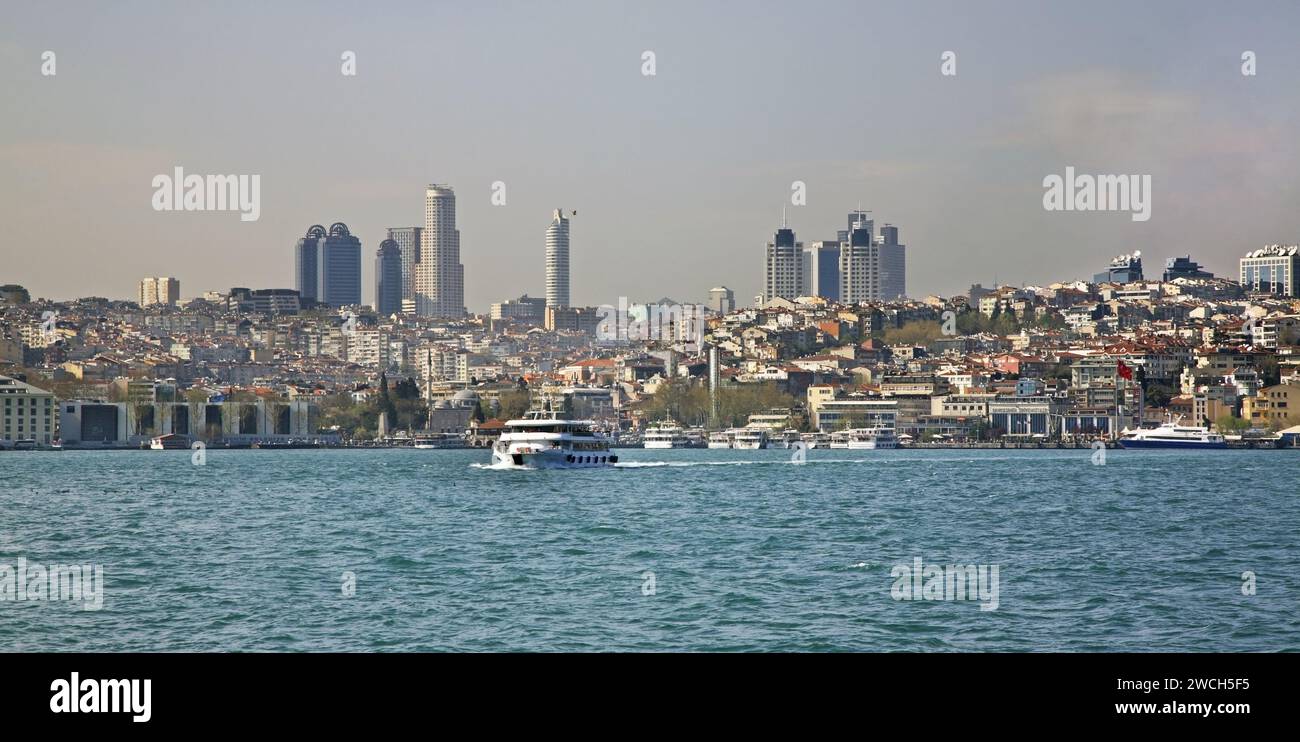 Bosphorus strait in Istanbul. Turkey Stock Photo - Alamy