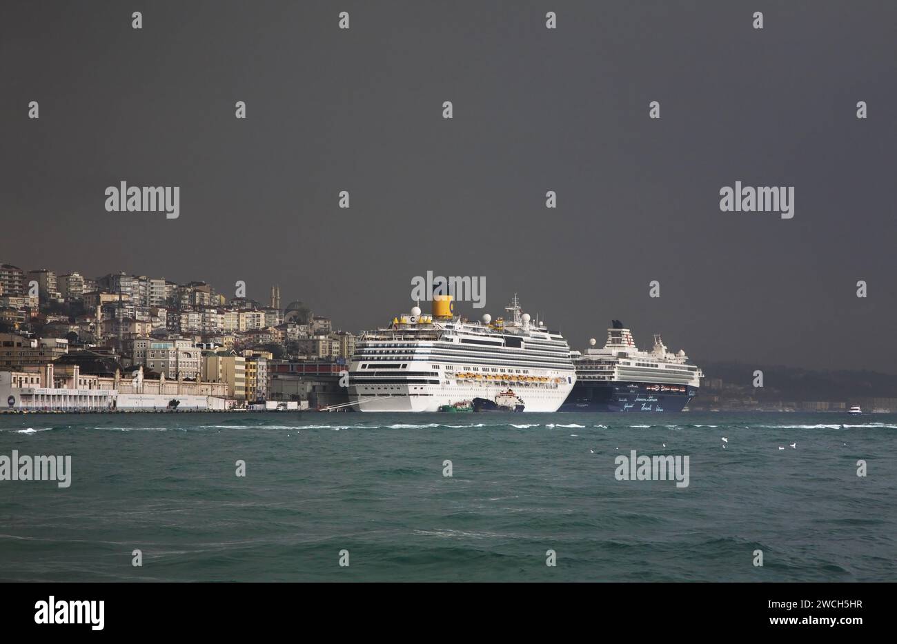 Istanbul port. Turkey Stock Photo - Alamy