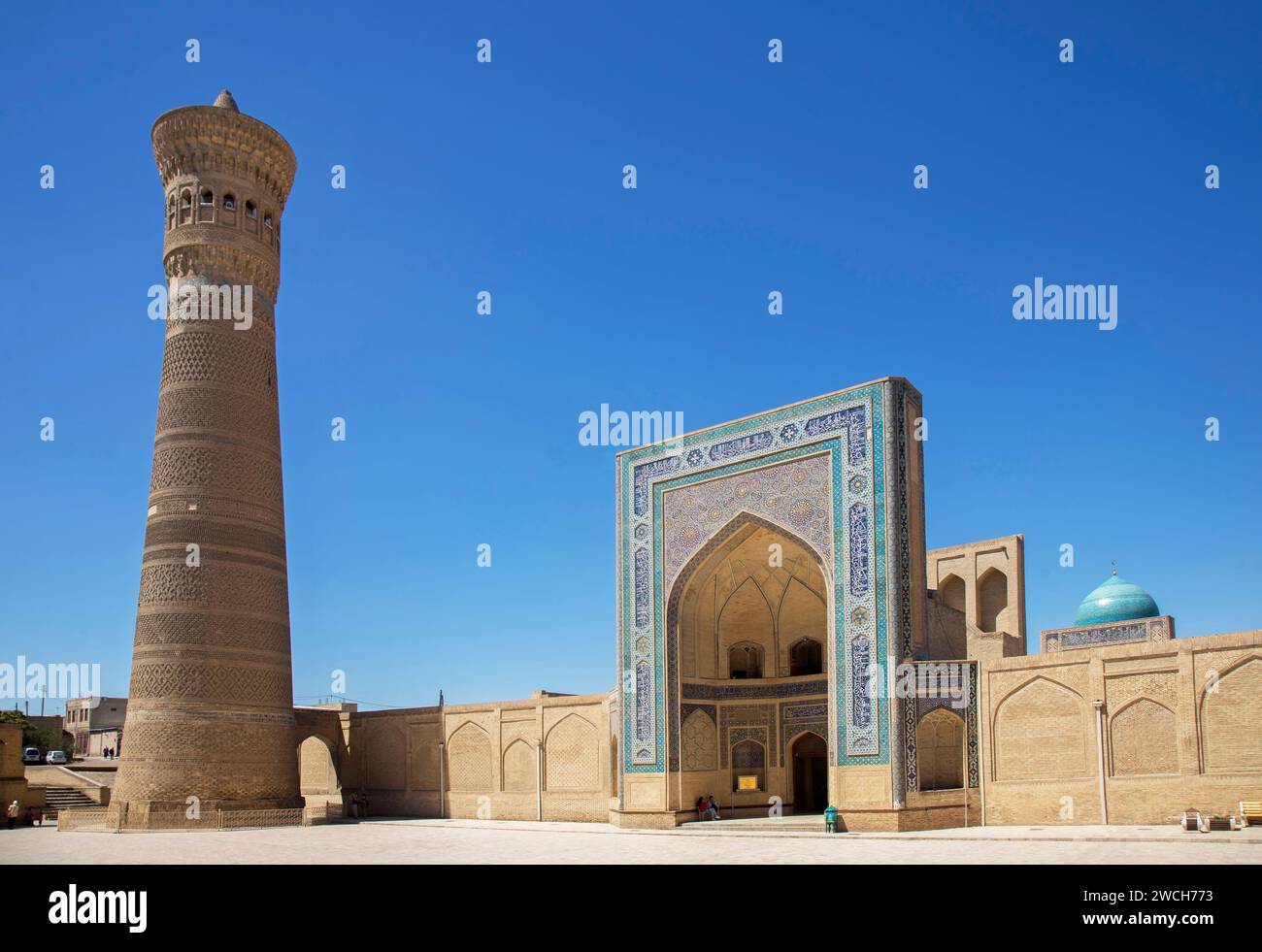 Kalan Mosque (Masjid-i Kalan) and Kalan Minaret of Po-i-Kalan (Poi ...