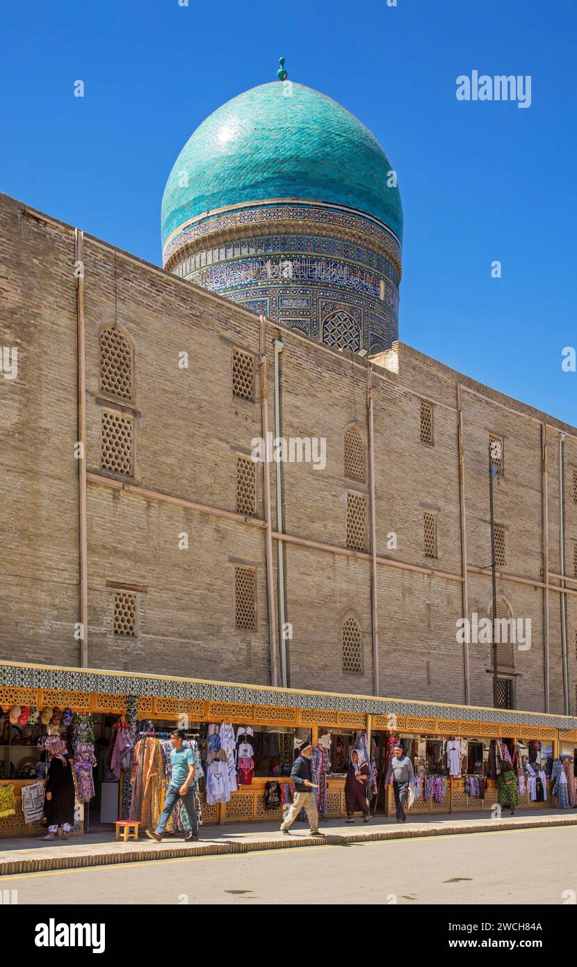 Kalan Mosque (Masjid-i Kalan) and Kalan Minaret of Po-i-Kalan (Poi ...