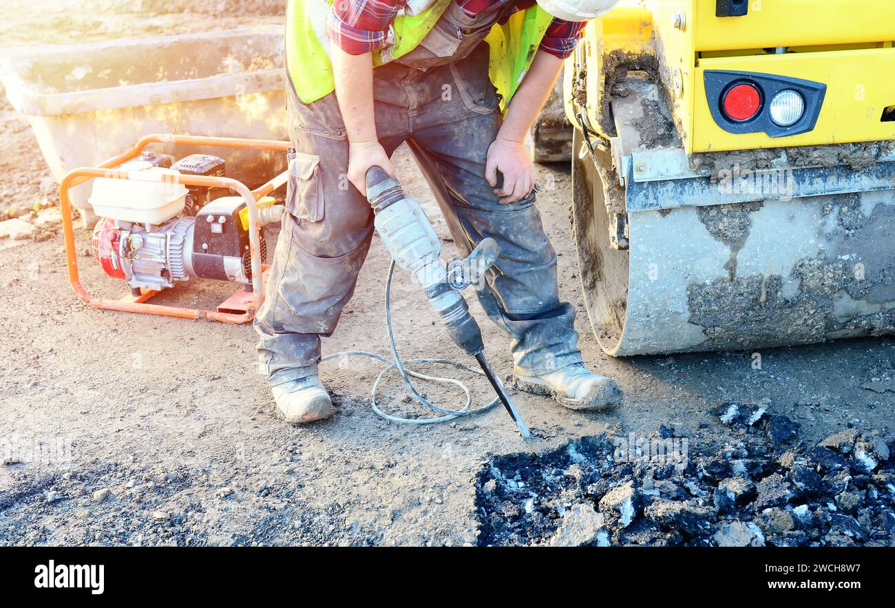 Asphalt demolishing hi-res stock photography and images - Alamy