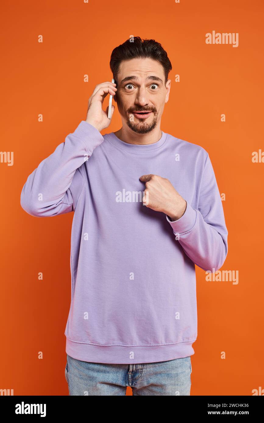 Pointing at himself hi-res stock photography and images - Alamy