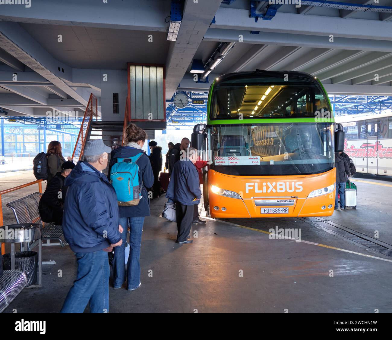 people boarding a Flixbus at Zagreb bus terminal Stock Photo - Alamy