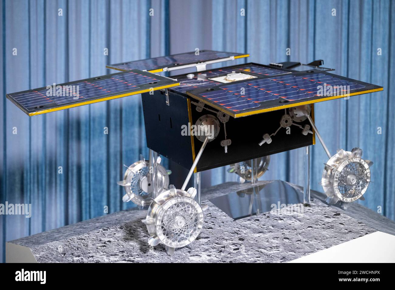 16 January 2024, Bavaria, Weßling: A model of the Mars rover "Idefix ...