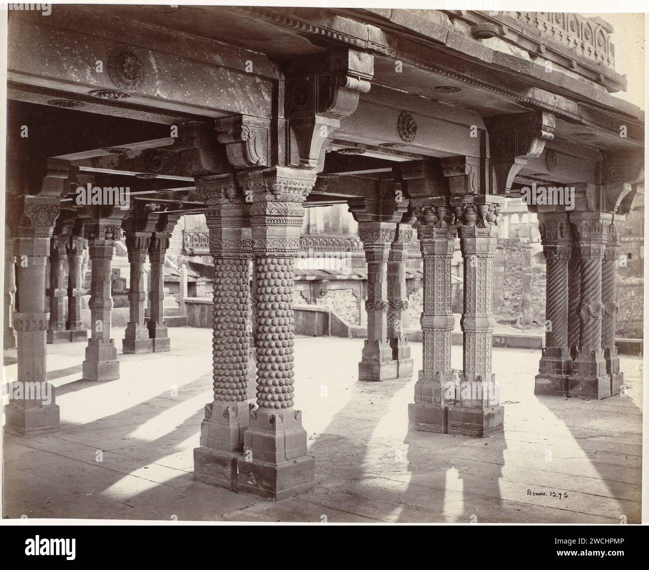 Carved pillars of the Panch Mahal at Fatehpur Sikri, Uttar Pradesh ...