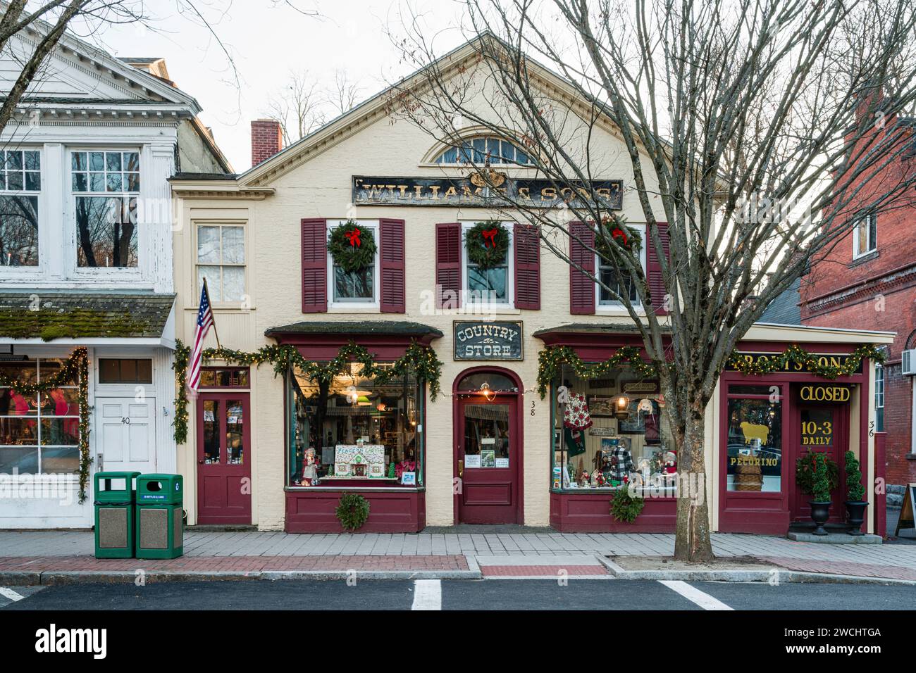 Norman rockwell christmas tree hi-res stock photography and images - Alamy