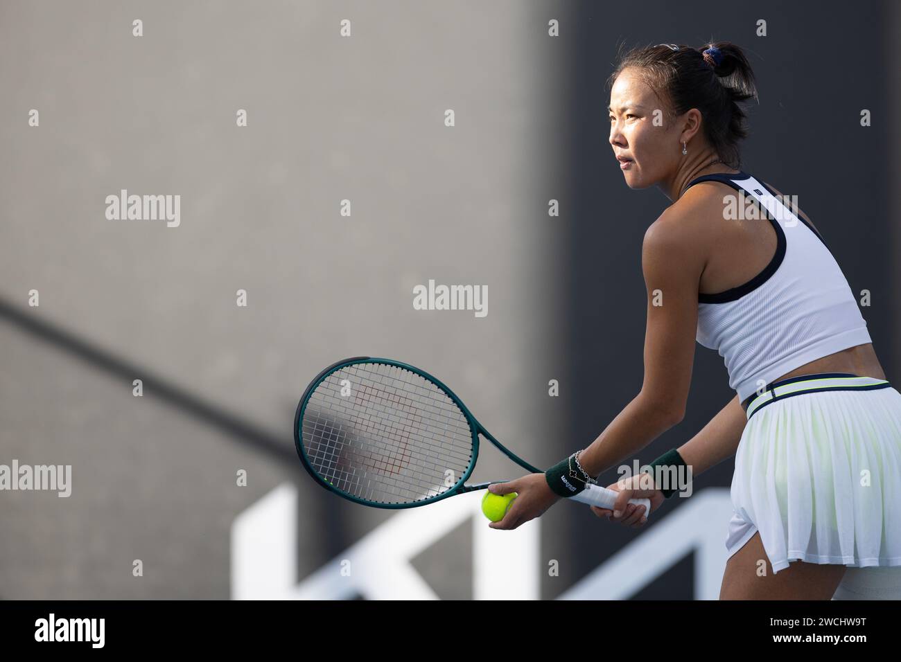 Melbourne, Australia. 16th Jan, 2024. Yuan Yue of China prepares to ...