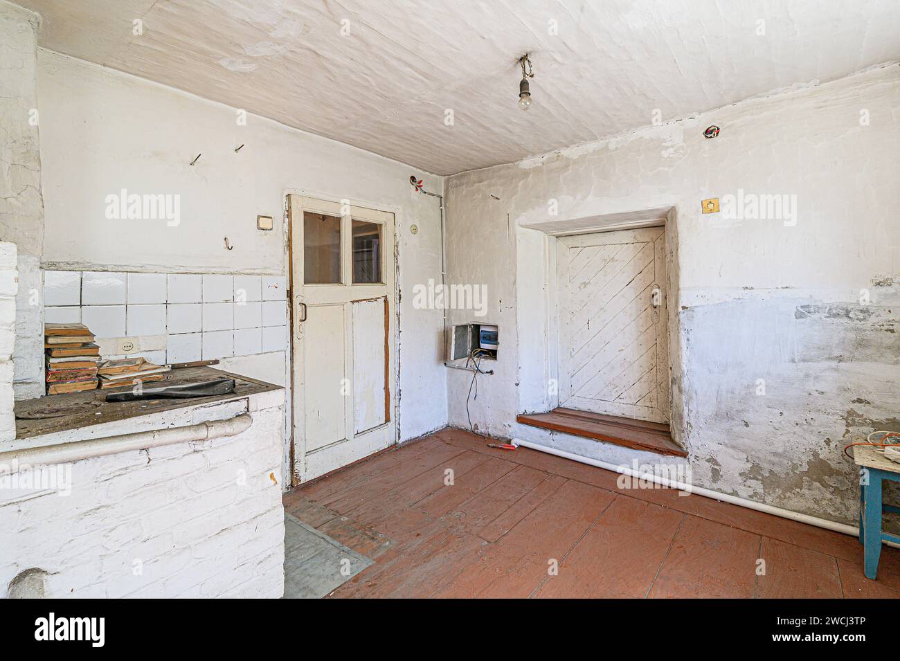 ugly interior apartment room old sloppy not modern Stock Photo - Alamy