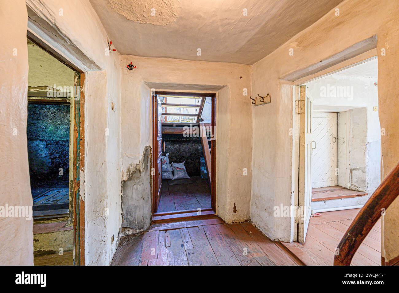 ugly interior apartment room old sloppy not modern Stock Photo - Alamy