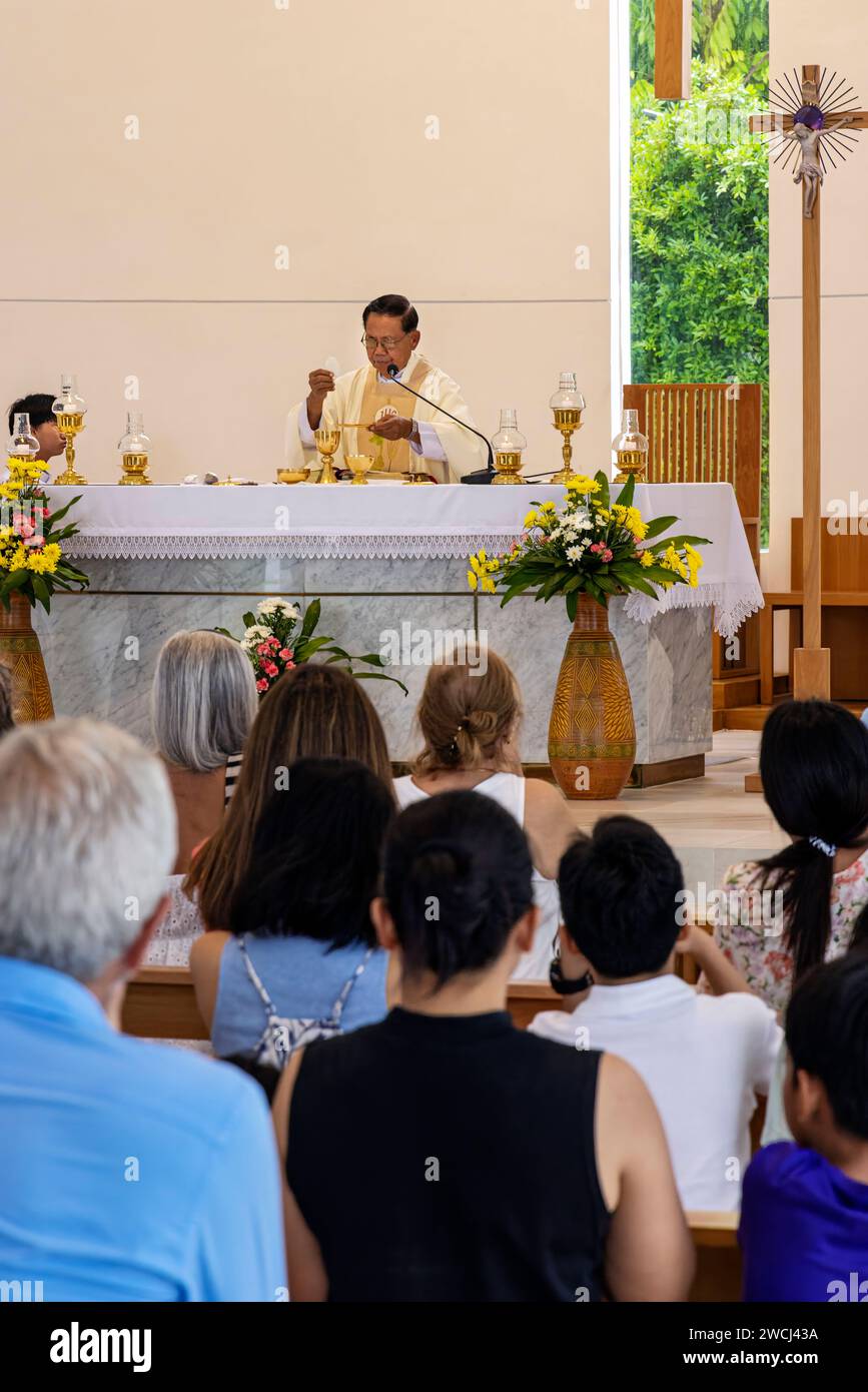 Priest praying catholic hi-res stock photography and images - Alamy