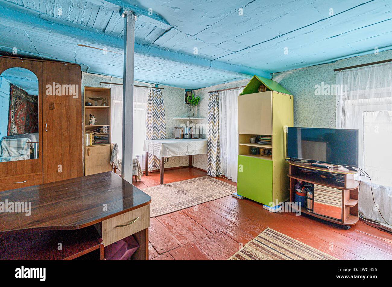 ugly interior apartment room old sloppy not modern Stock Photo - Alamy