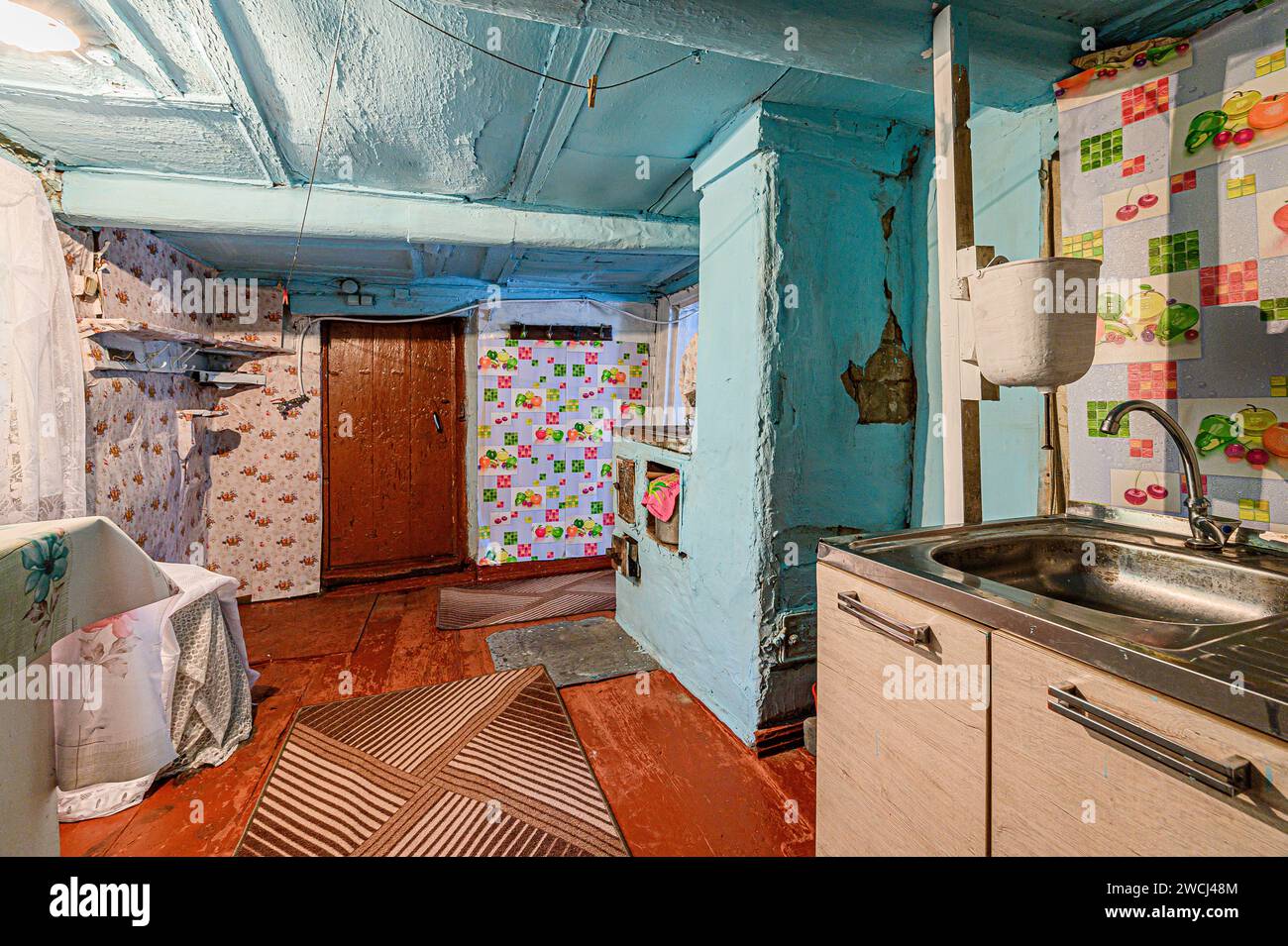 ugly interior apartment room old sloppy not modern Stock Photo - Alamy