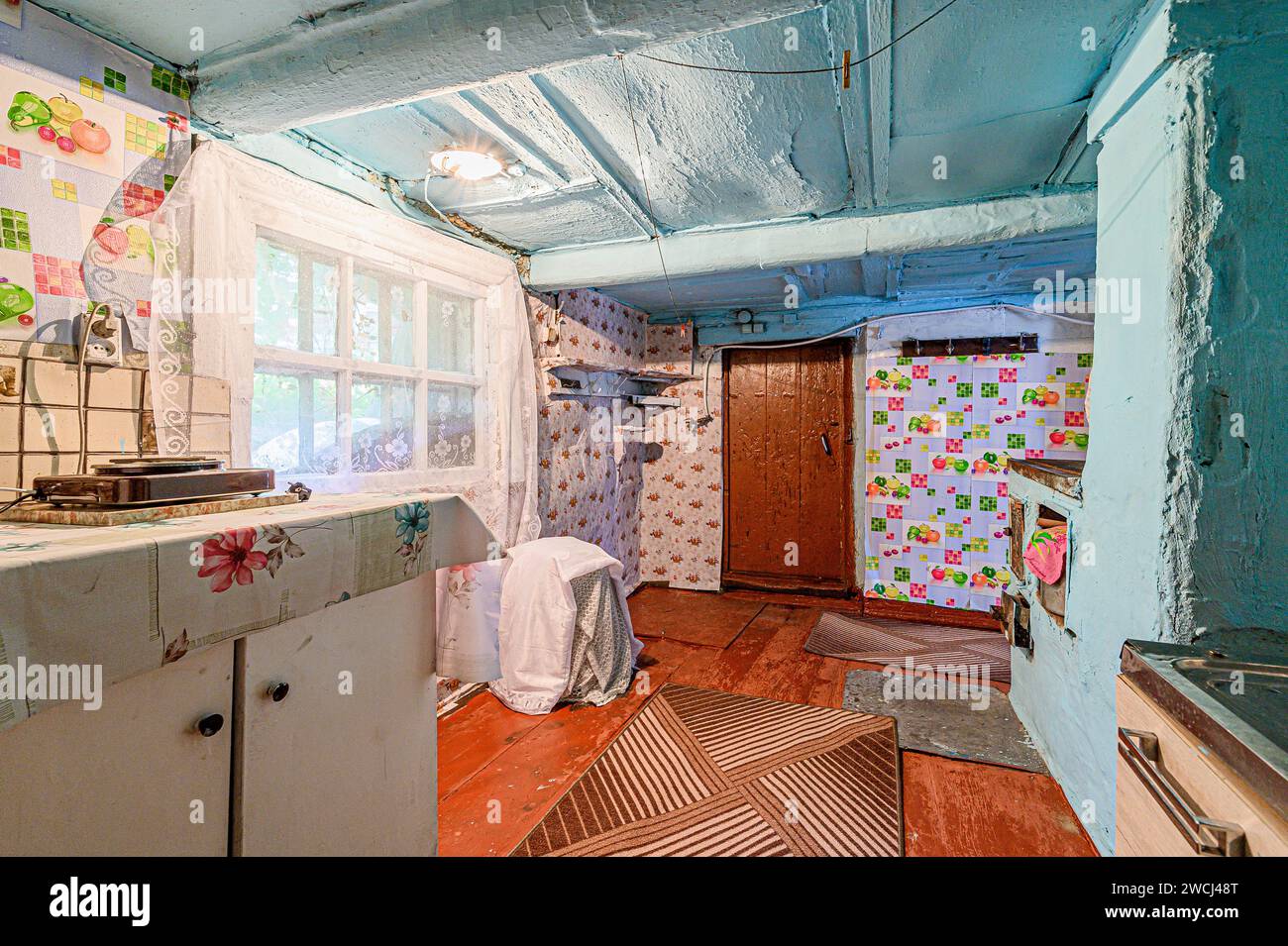ugly interior apartment room old sloppy not modern Stock Photo - Alamy