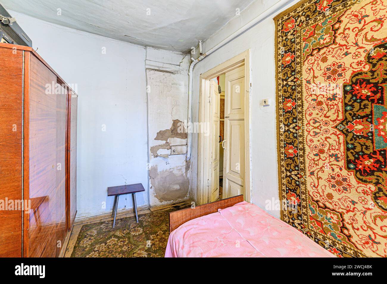 ugly interior apartment room old sloppy not modern Stock Photo - Alamy