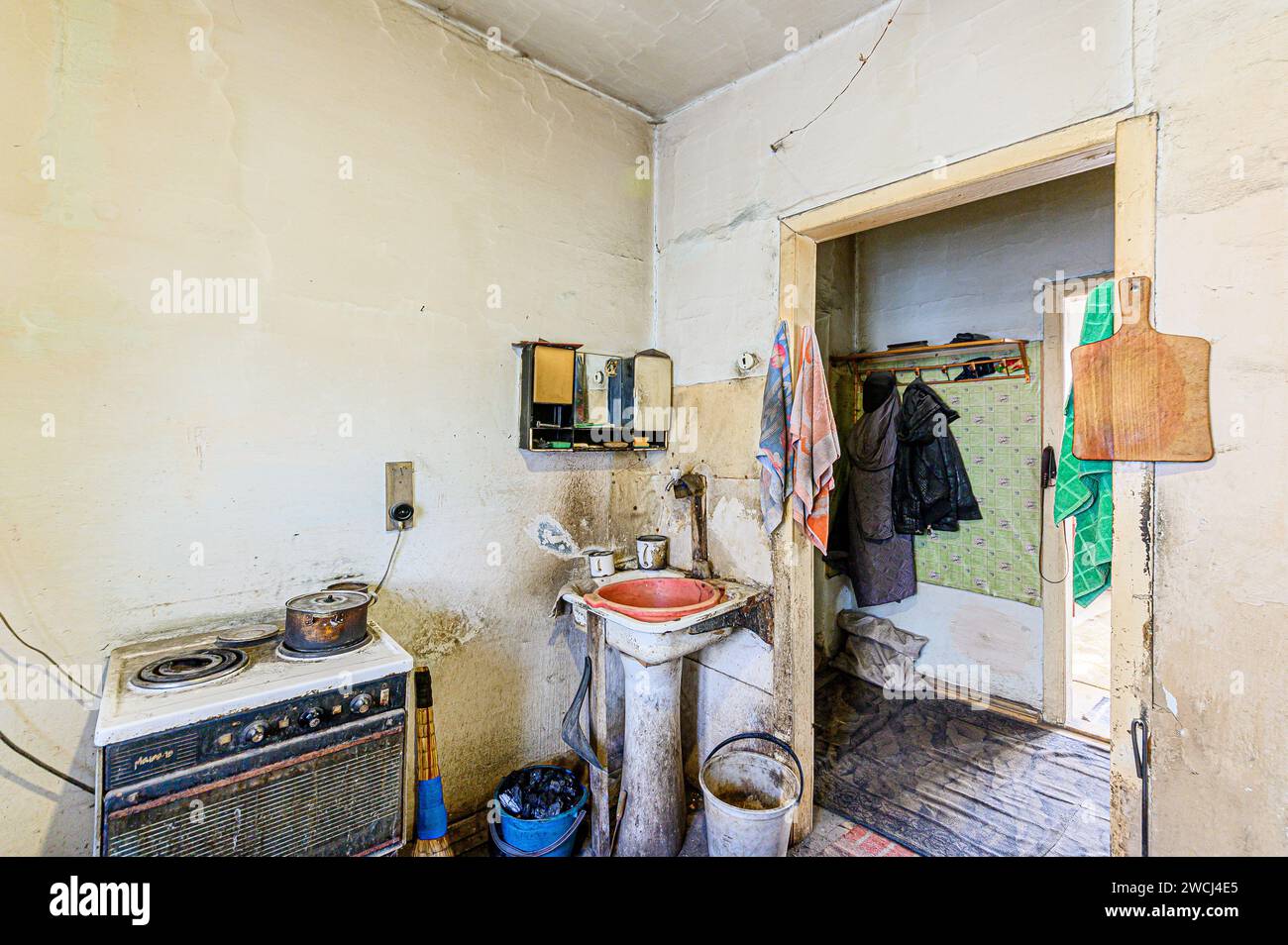 ugly interior apartment room old sloppy not modern Stock Photo - Alamy