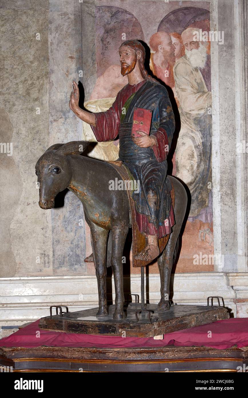 Cristo in legno hi-res stock photography and images - Alamy