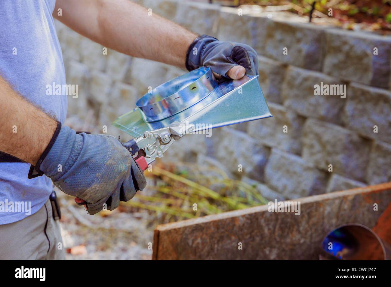 Getting ready for installation of an external extractor wall ...