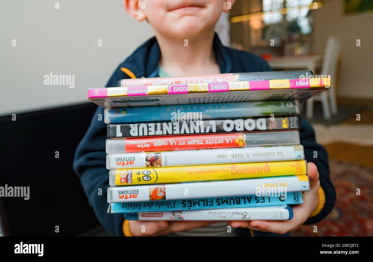 Kids library movie hi-res stock photography and images - Alamy