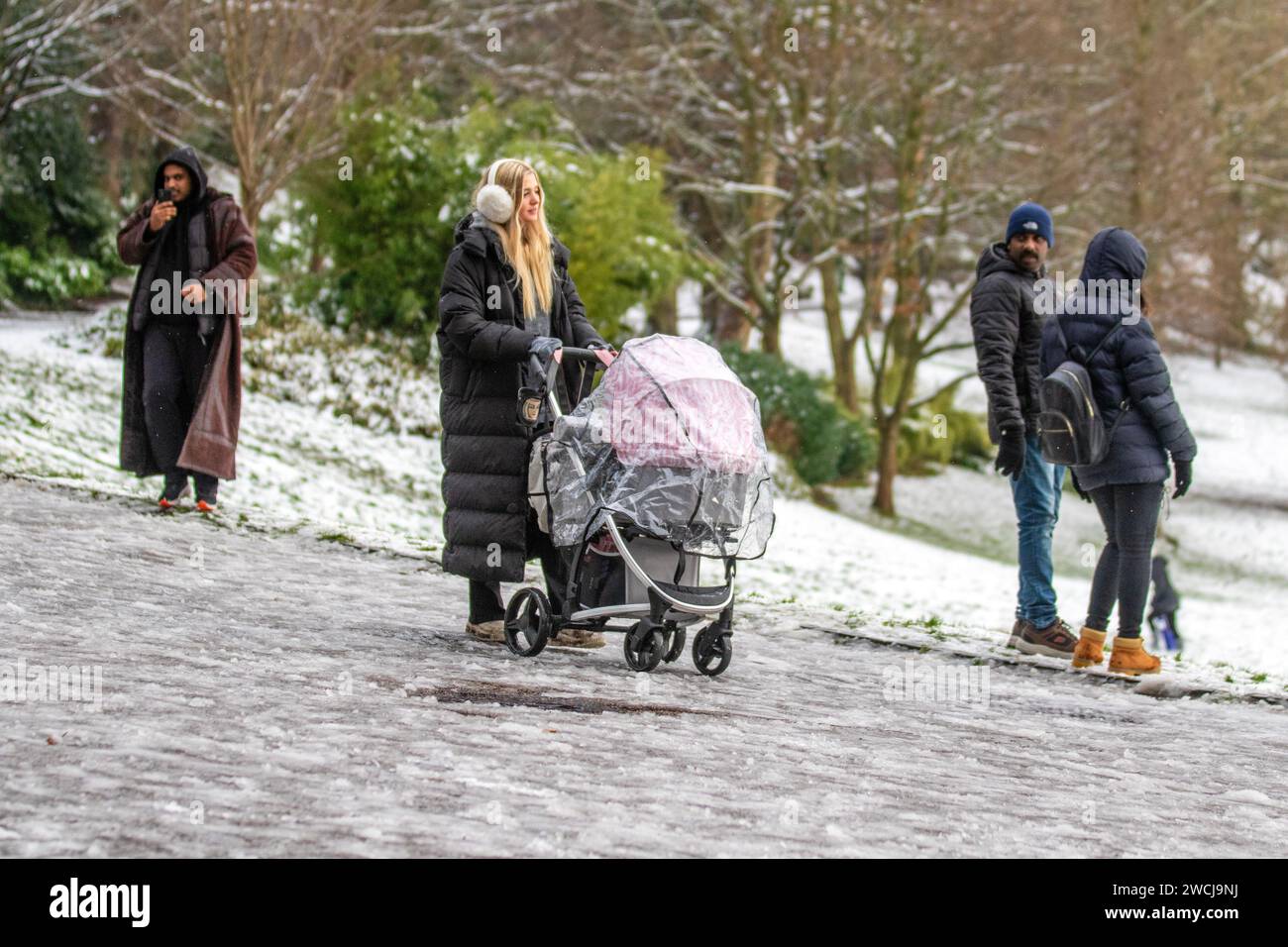 Preston, Lancashire. UK Weather 16 Jan 2024. Overnight snowfall in the ...