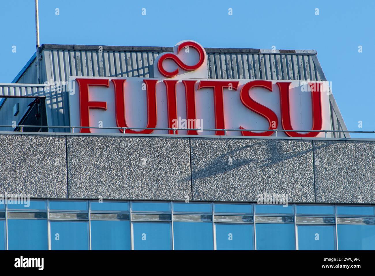 Bracknell, UK. 16th January, 2024. The Fujitsu Head Office in Bracknell ...