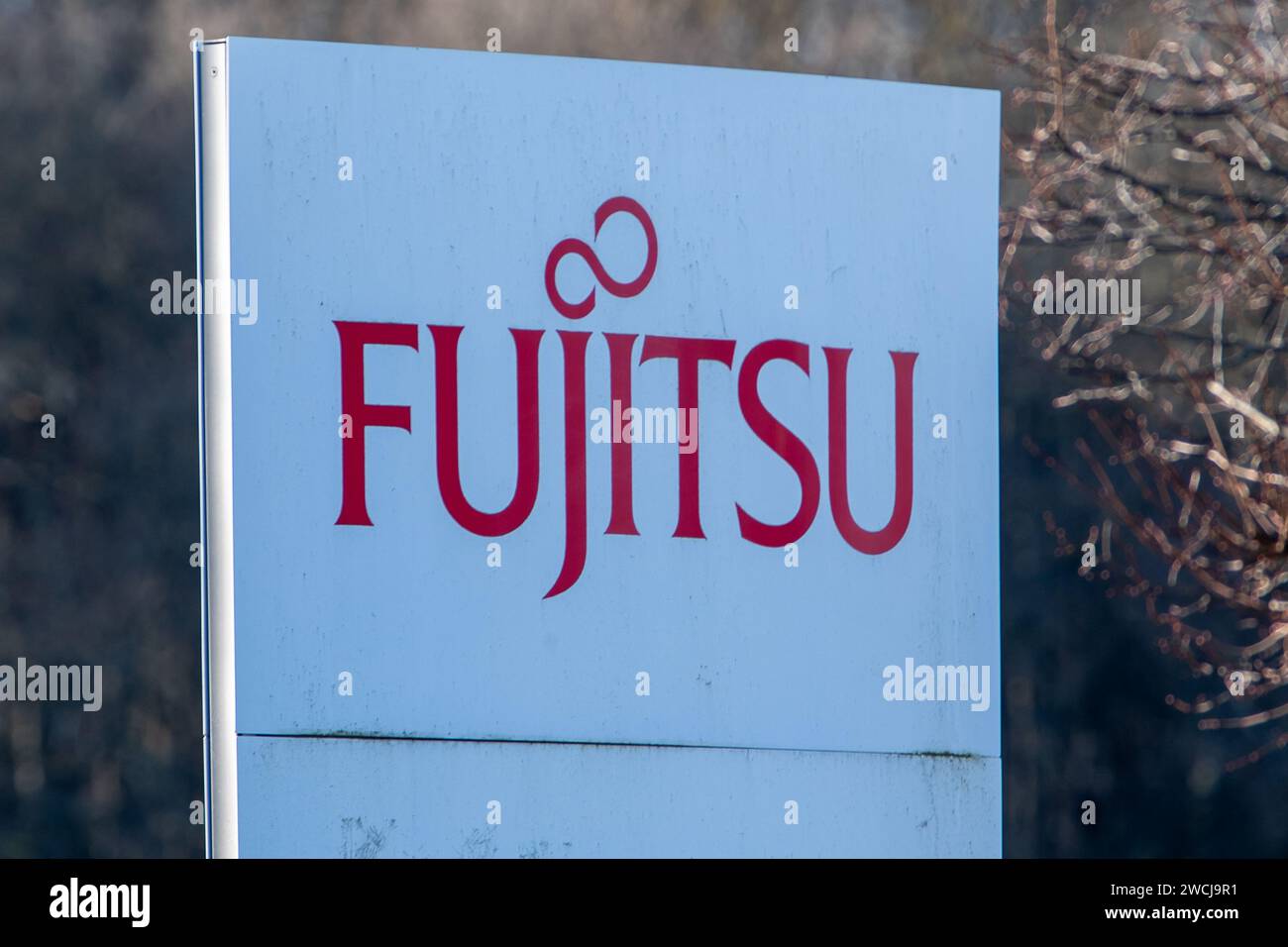 Bracknell, UK. 16th January, 2024. The Fujitsu Head Office in Bracknell ...