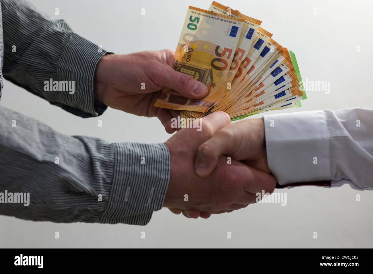 Professional payment agreement hi-res stock photography and images - Alamy