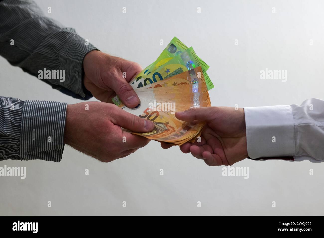 Professional payment agreement hi-res stock photography and images - Alamy