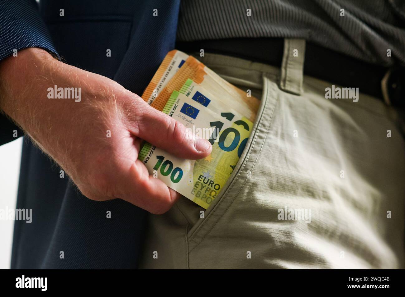 Money pose hi-res stock photography and images - Alamy