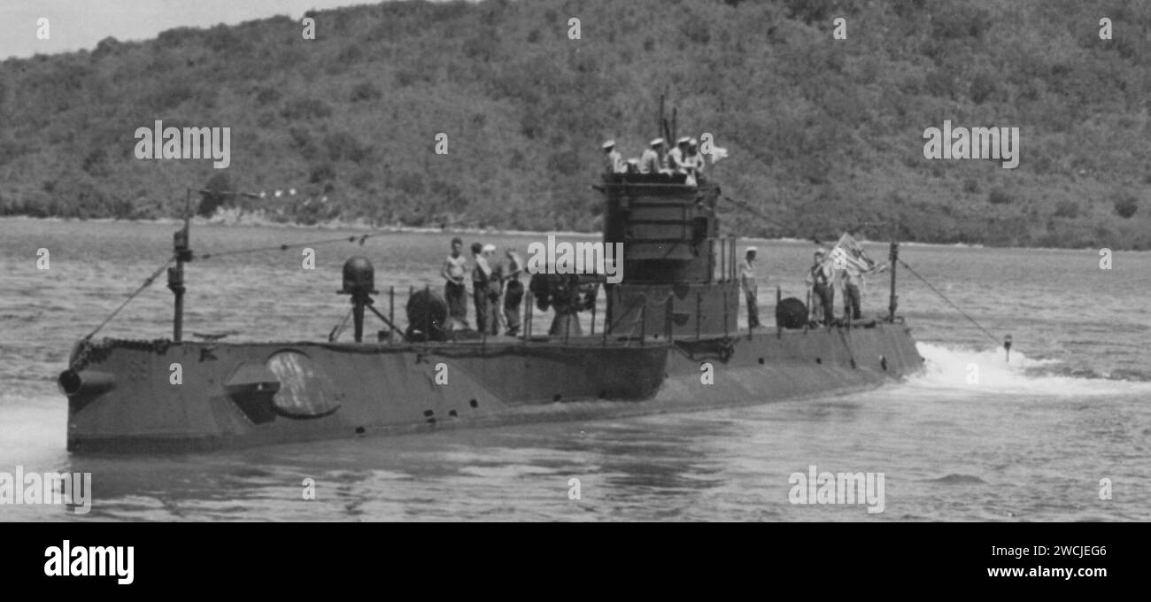 Uss r 12 hi-res stock photography and images - Alamy
