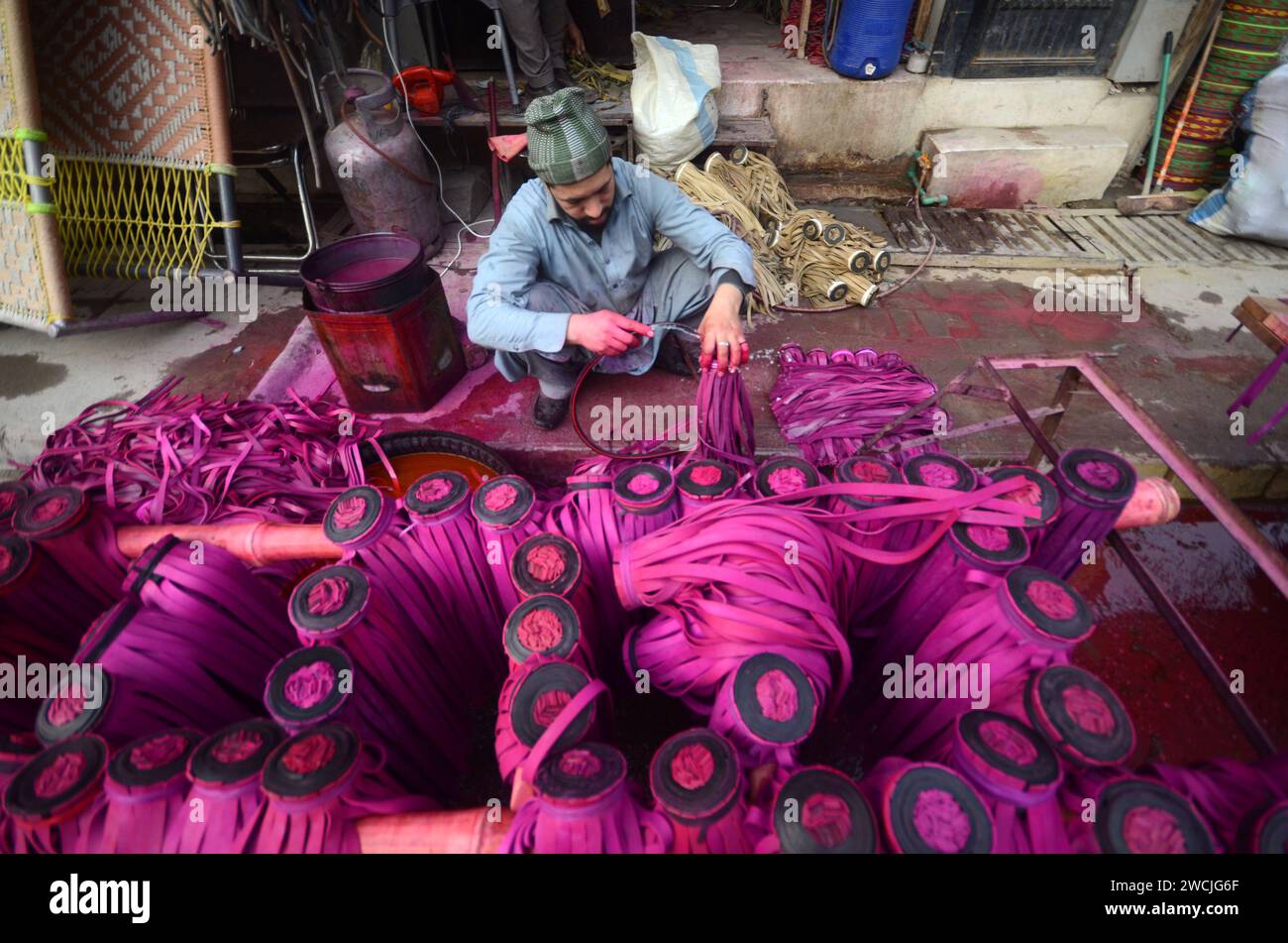 Peshawar, Peshawar, Pakistan. 16th Jan, 2024. Slingshot on sale at ...