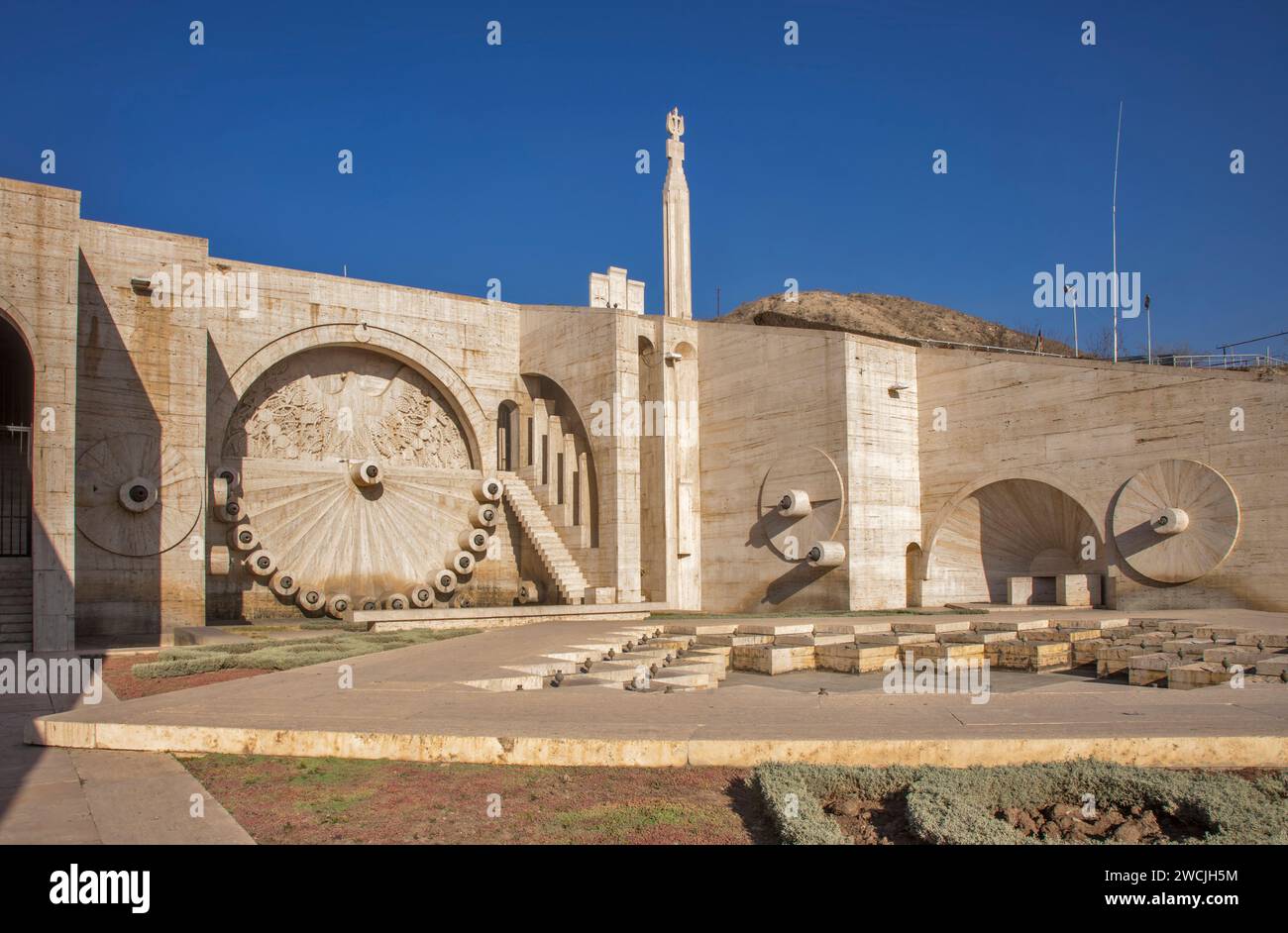 Cascade in yerevan hi-res stock photography and images - Alamy