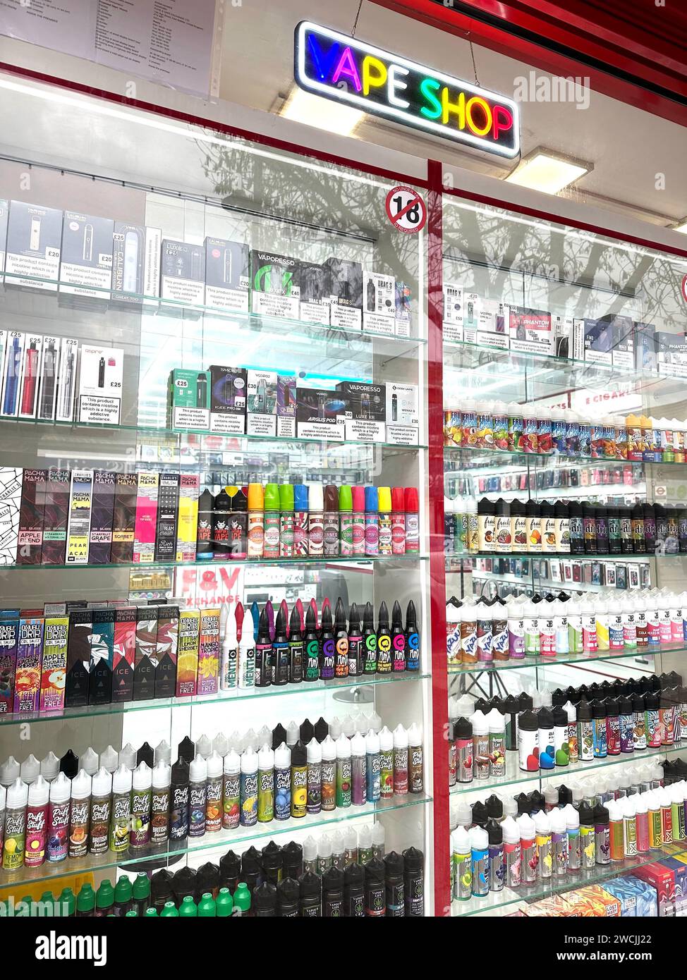 Plastic vape hi-res stock photography and images - Alamy