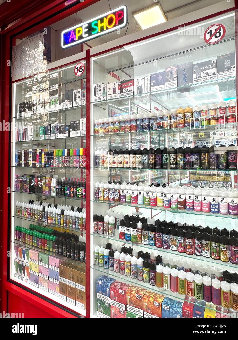 Vape disposable hi-res stock photography and images - Alamy