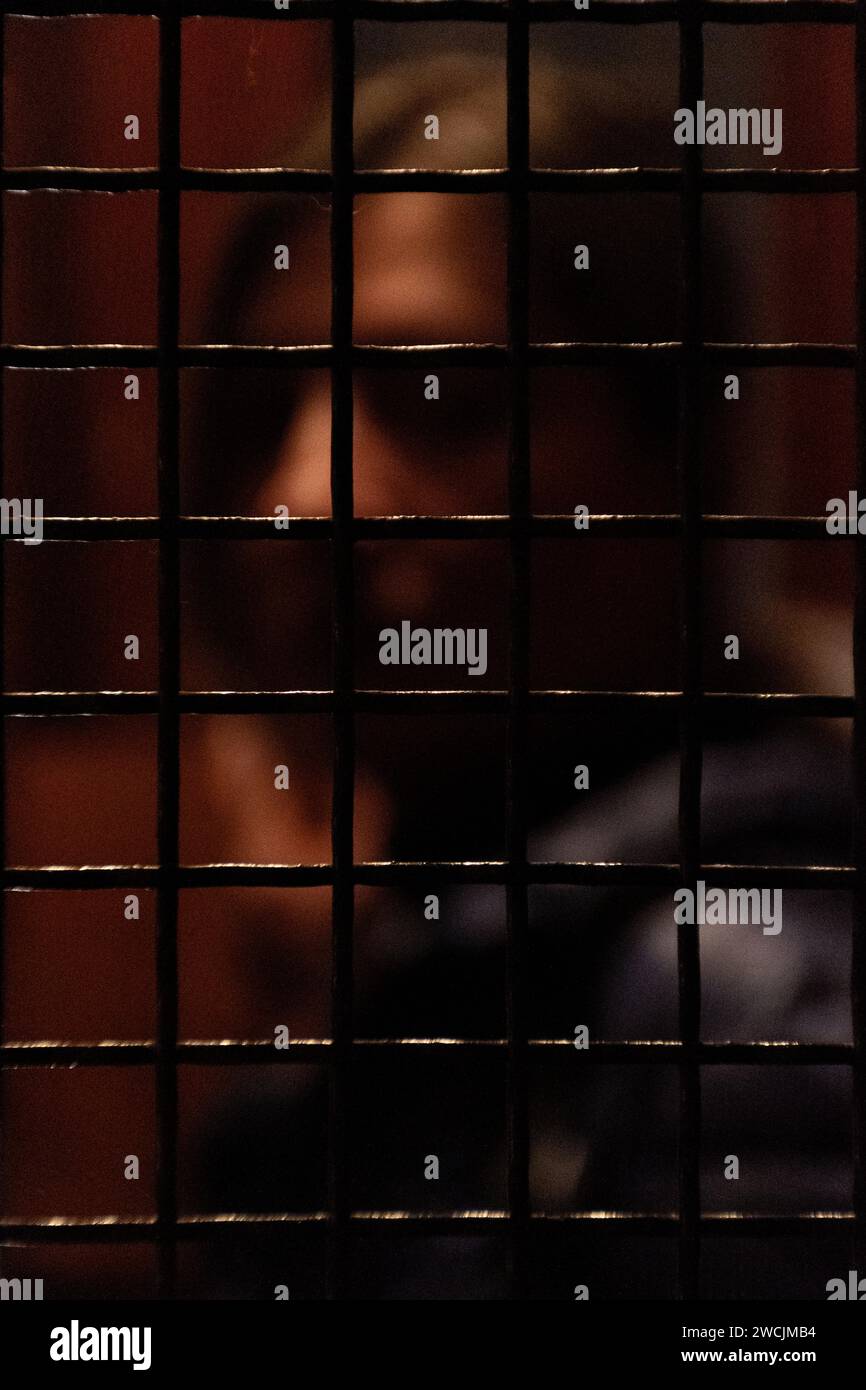 Trapped woman hi-res stock photography and images - Alamy