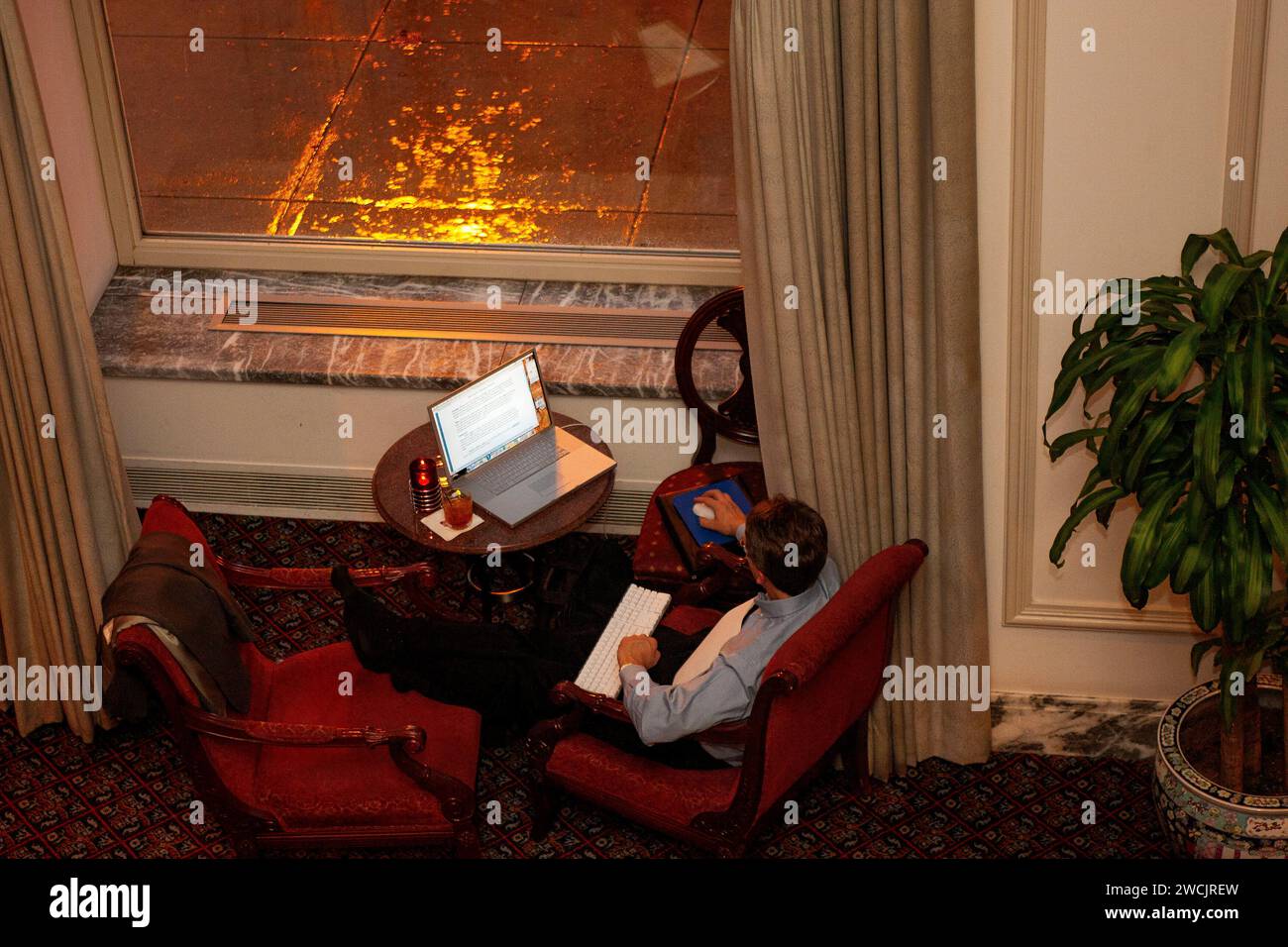 Working in rainfall hi-res stock photography and images - Alamy
