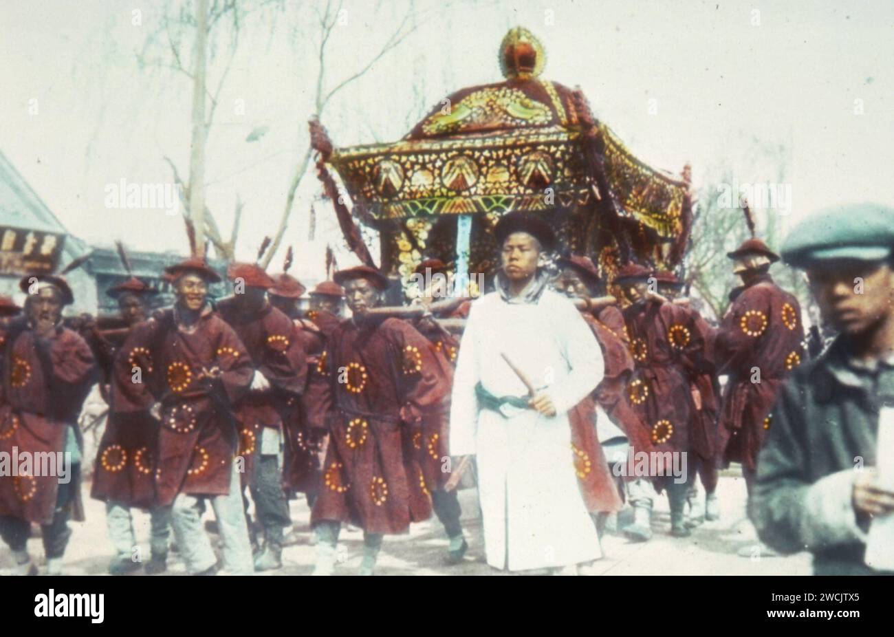 A funeral procession, Shanghai, Shanghai Shi, China, ca.1900-1919 (IMP ...