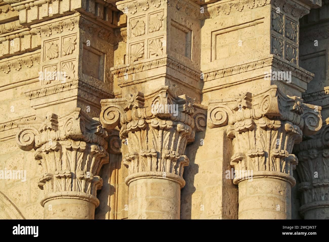 Sillar stone column hi-res stock photography and images - Alamy