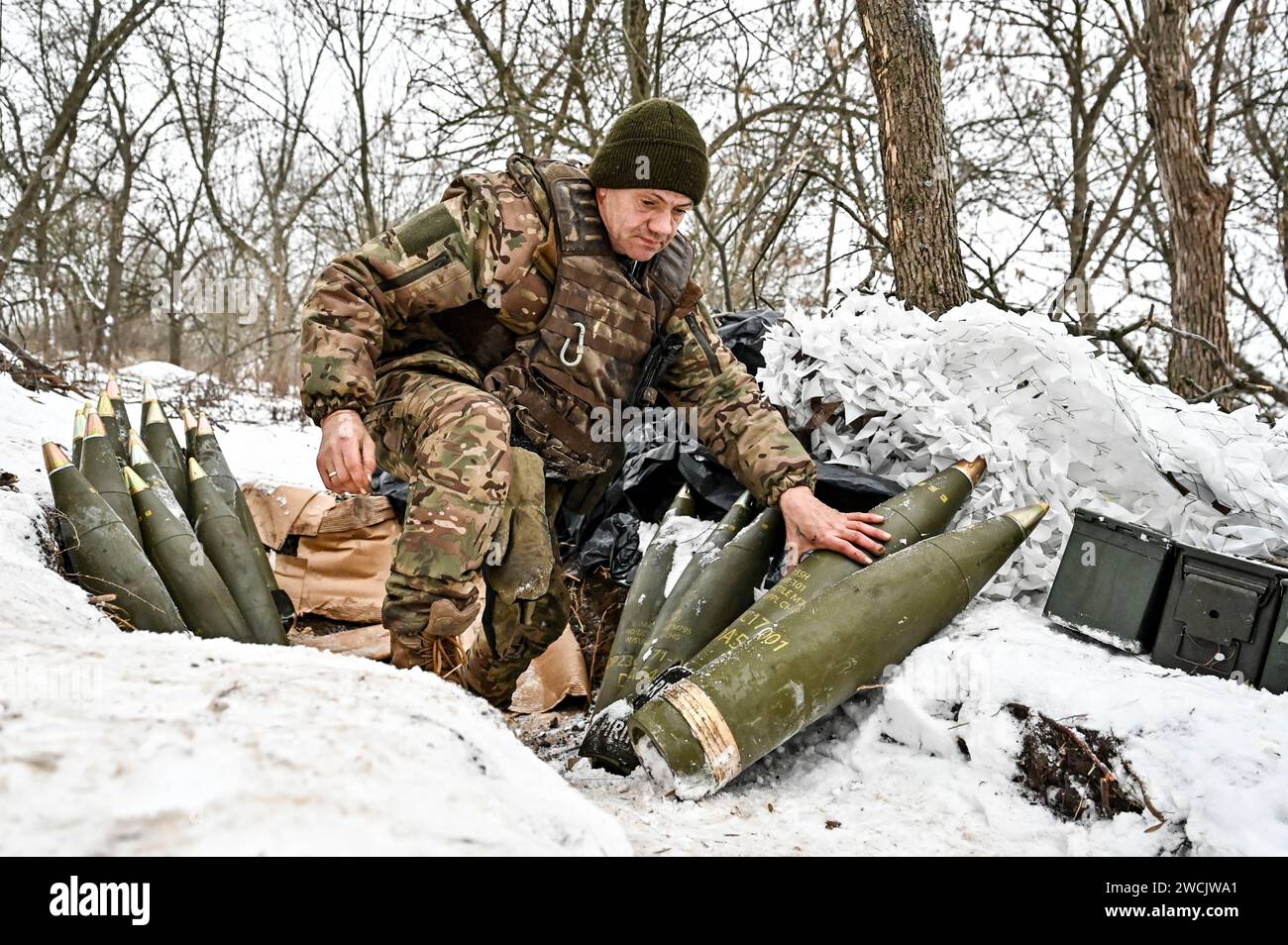 Russian artillery shells hi-res stock photography and images - Alamy