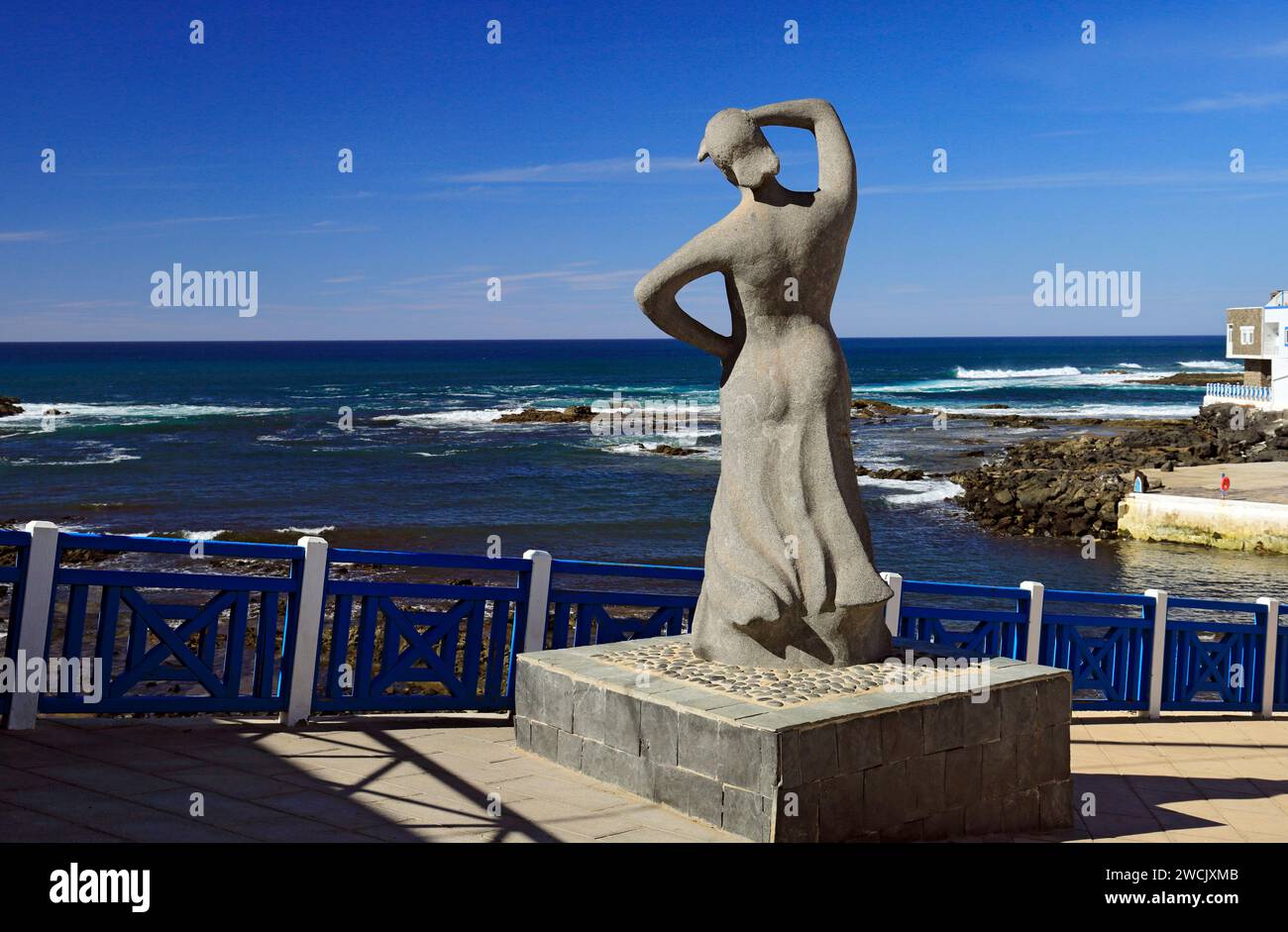 Monumento Al Pescador statue by Paco Curbel.El Cotillo, Fuerteventura ...