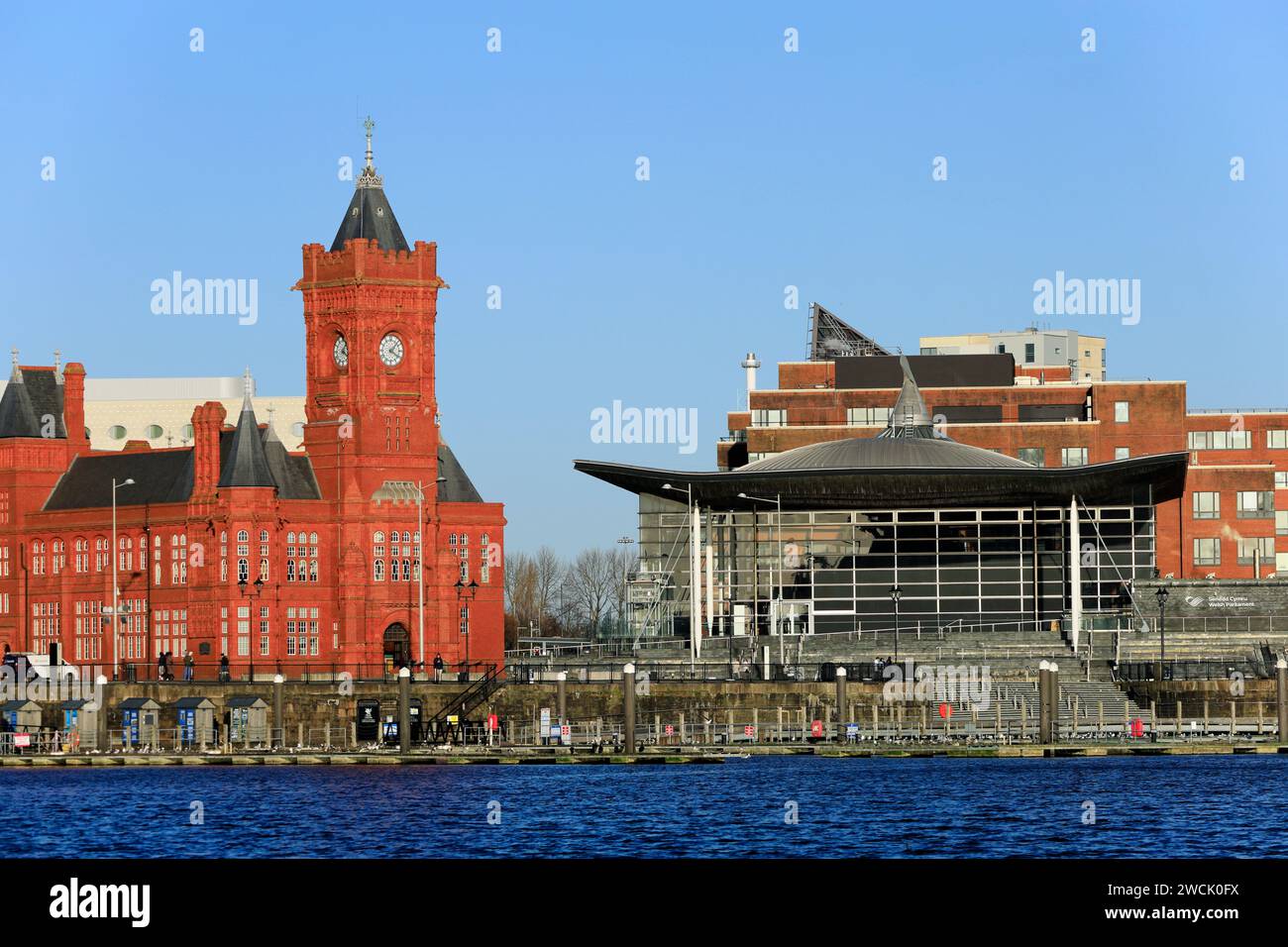 Pierhead building reflection hi-res stock photography and images - Alamy