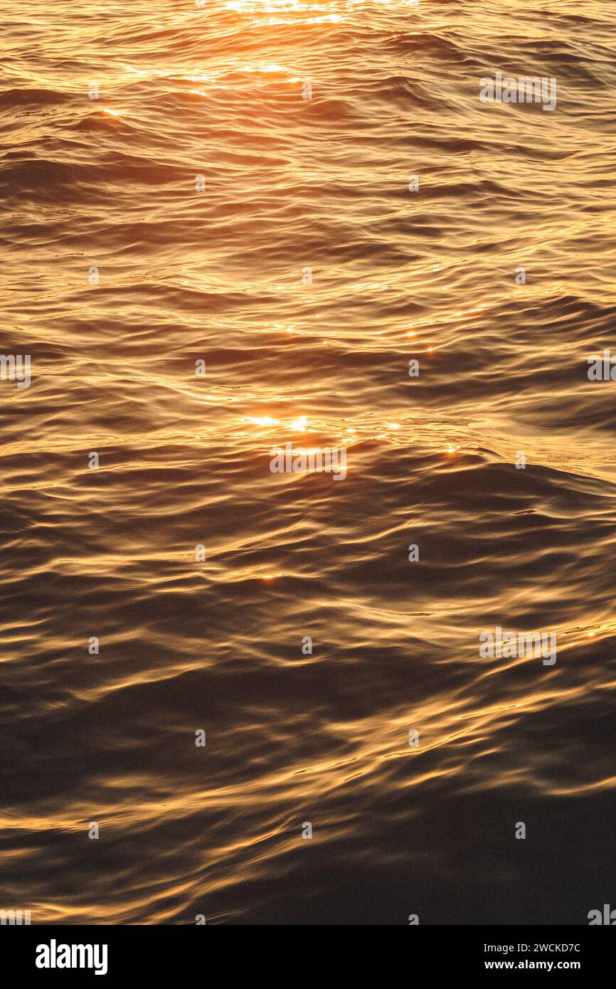 Sparkling sun on water hi-res stock photography and images - Alamy