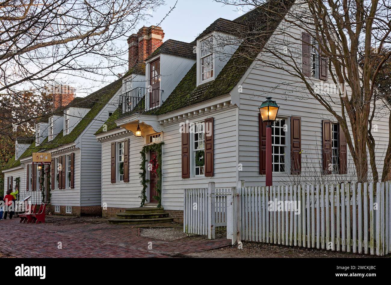 colonial buildings, Shields Tavern, 1745, white, many windows, brown ...