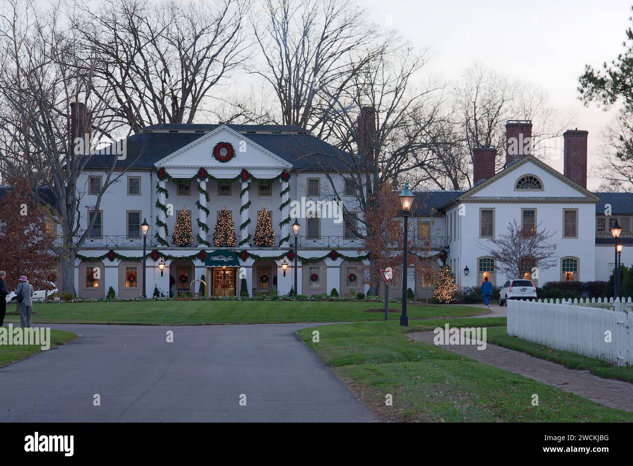 Williamsburg Inn, attractive, white building, pillars, dusk, decorated ...