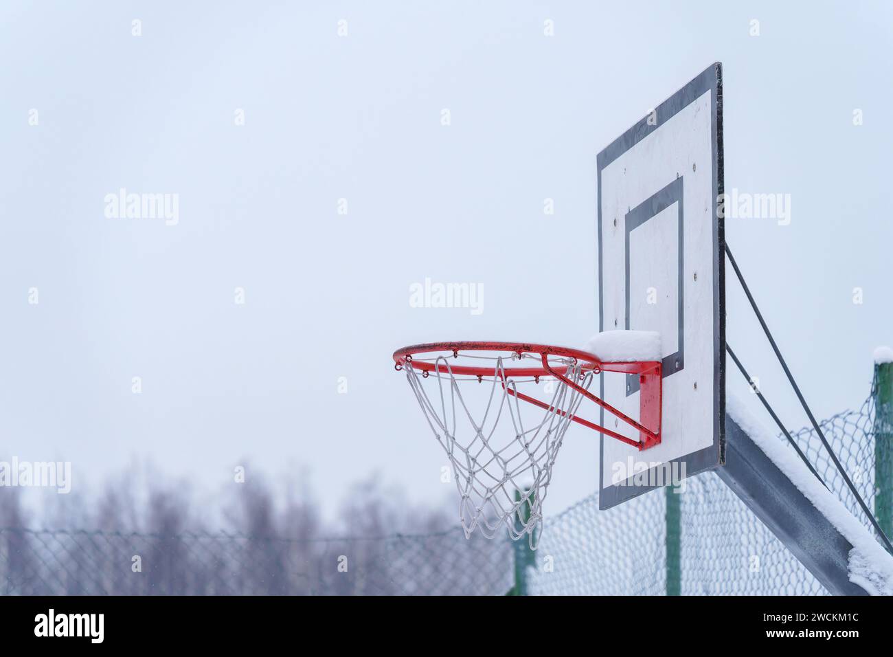 Chain link fence urban basketball hi-res stock photography and images ...