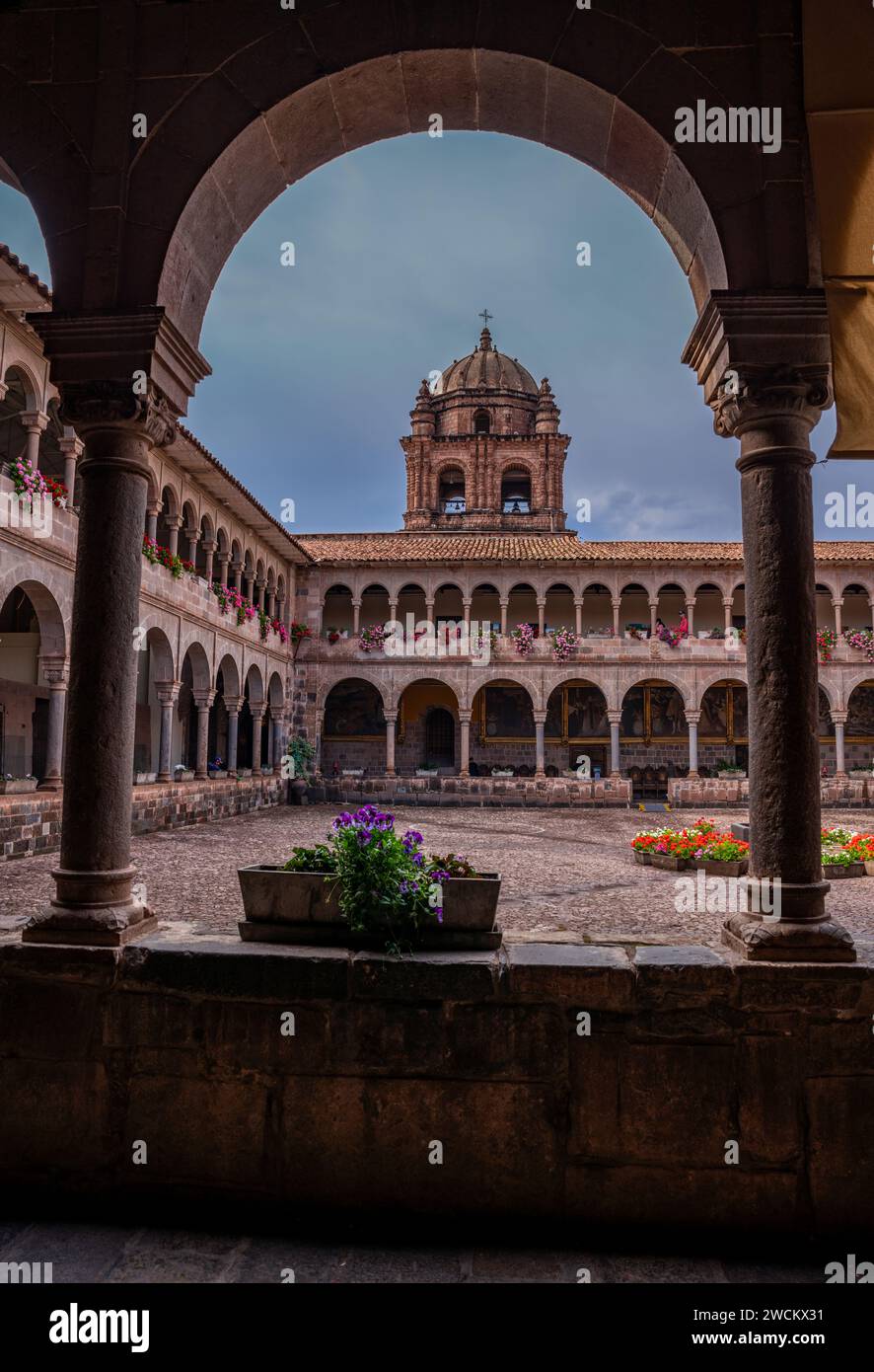 Archway with lobby hi-res stock photography and images - Alamy