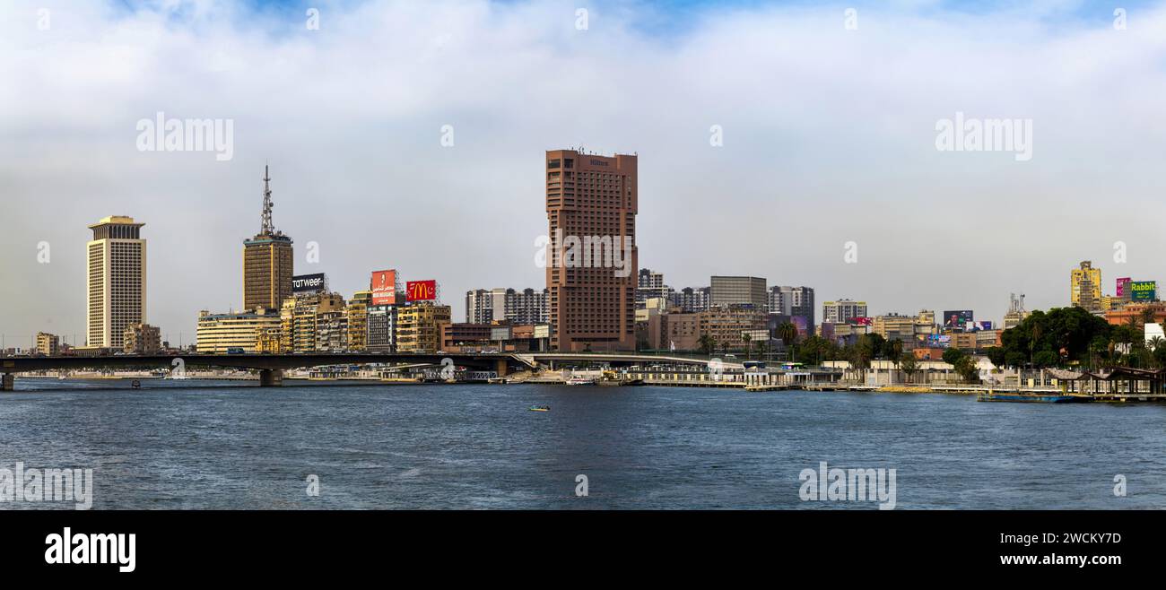 Eastern bank of Nile River in Cairo Stock Photo - Alamy