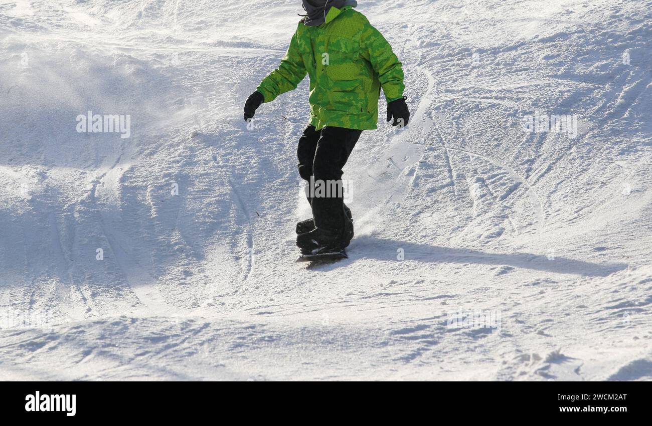 Snowboard jump race snowboarder hi-res stock photography and images - Alamy